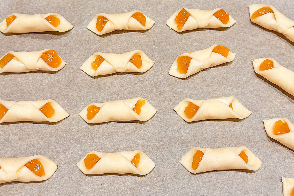 KOLACZKI POLISH COOKIES - The Tasty Chapter