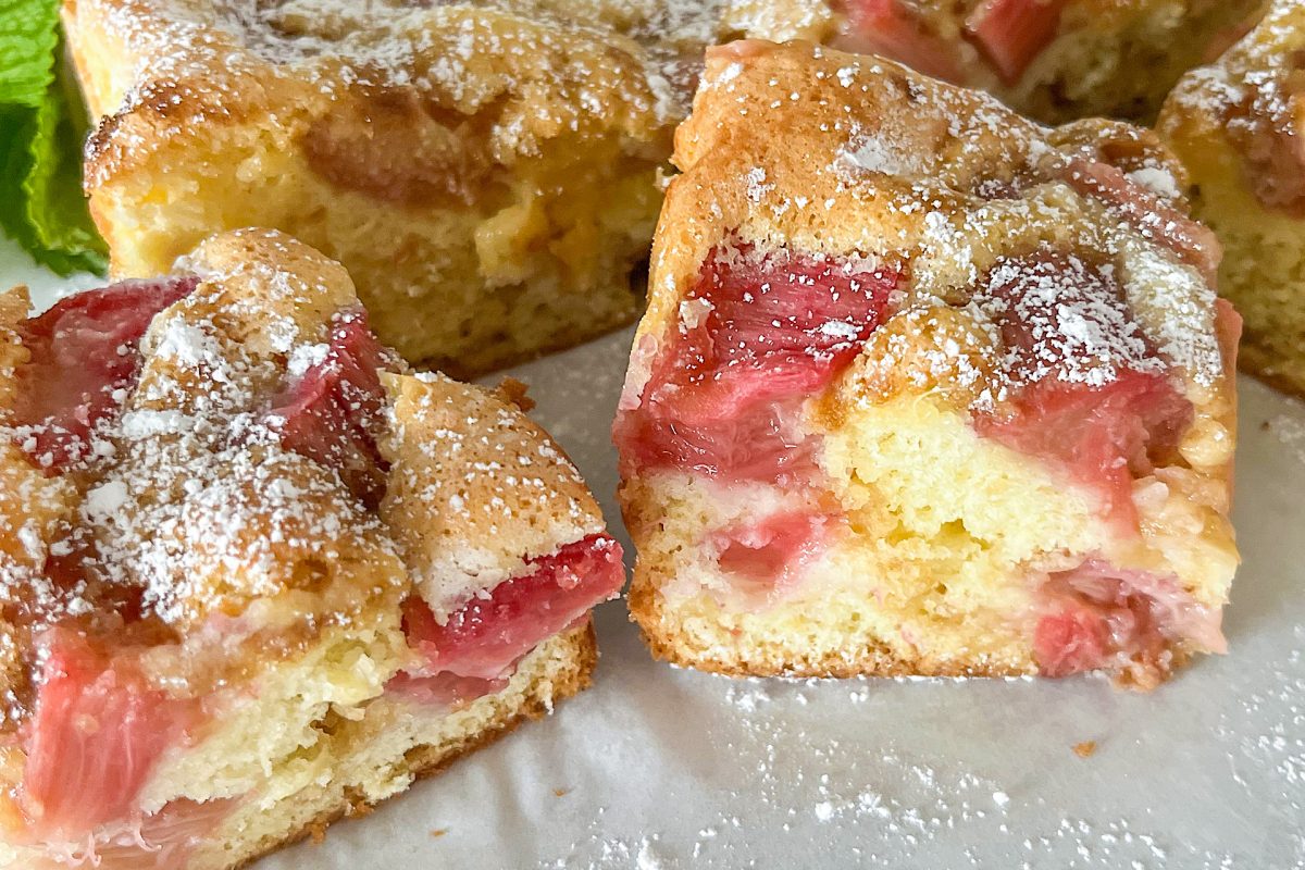 RHUBARB CAKE - The Tasty Chapter