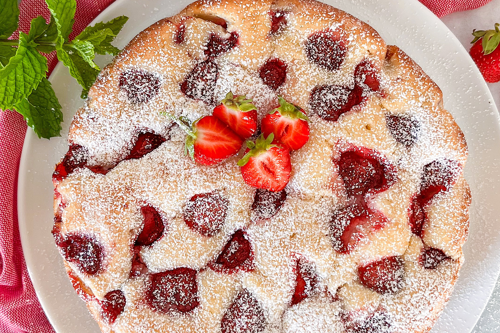 EASY STRAWBERRY CAKE - The Tasty Chapter