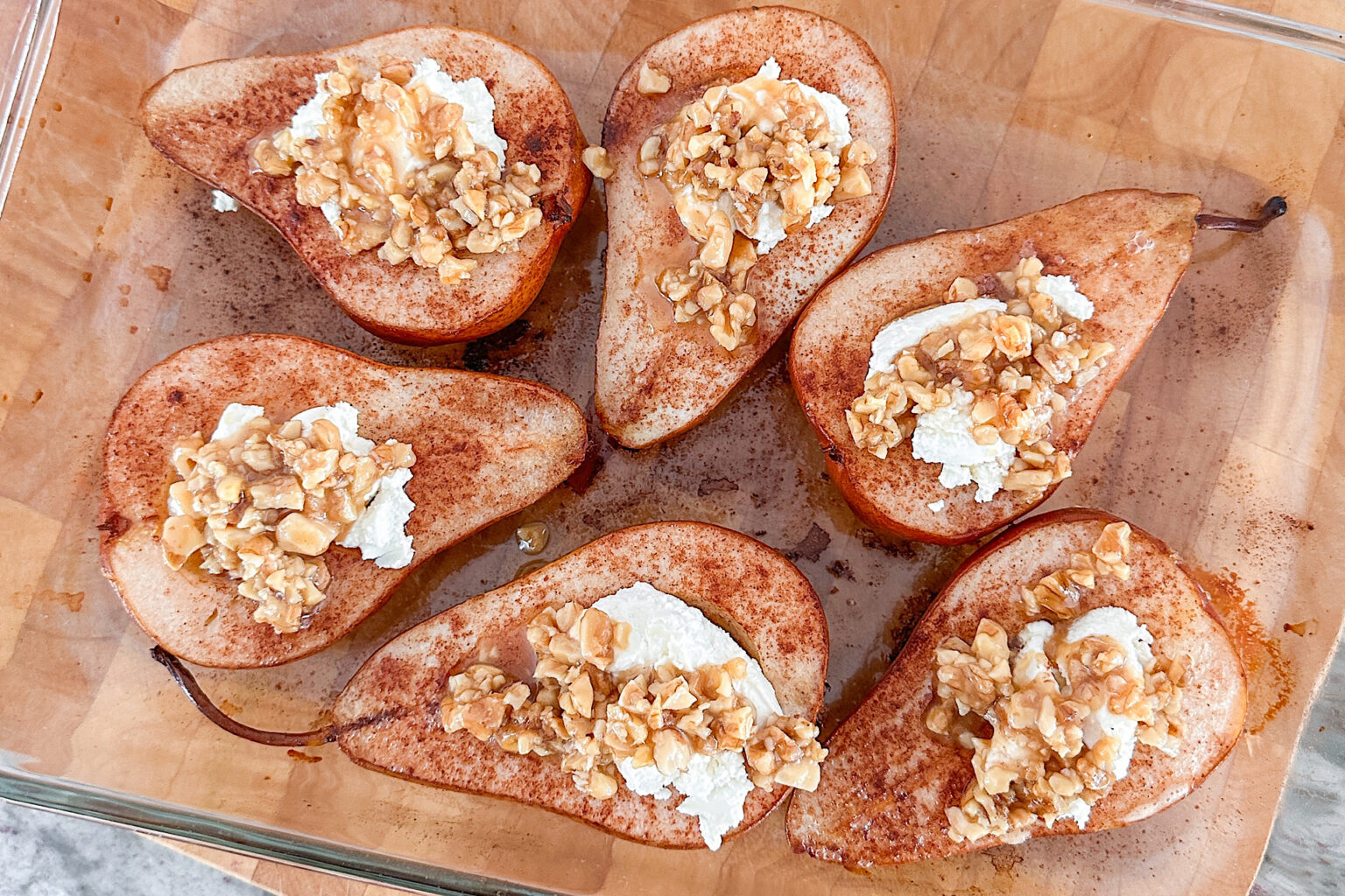 BAKED PEARS WITH GOAT CHEESE - The Tasty Chapter